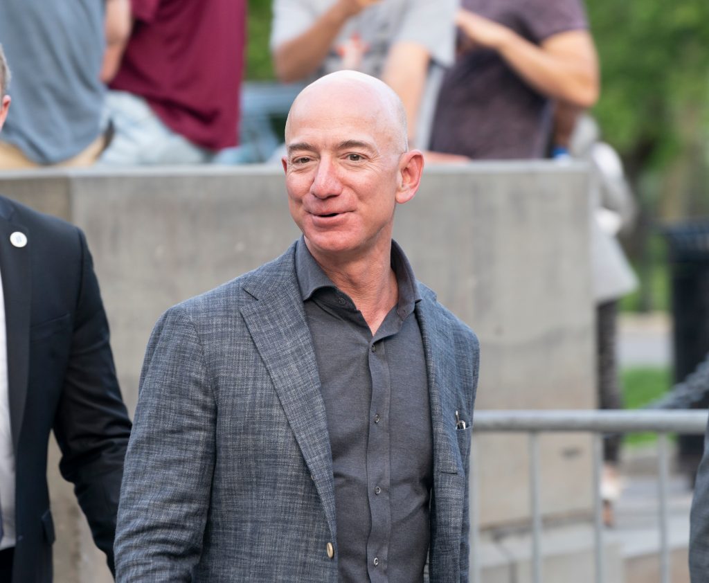 Les 12 questions à se poser pour être heureux… Selon Jeff Bezos - Krooga